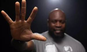 Top 10 Biggest Hands in the World